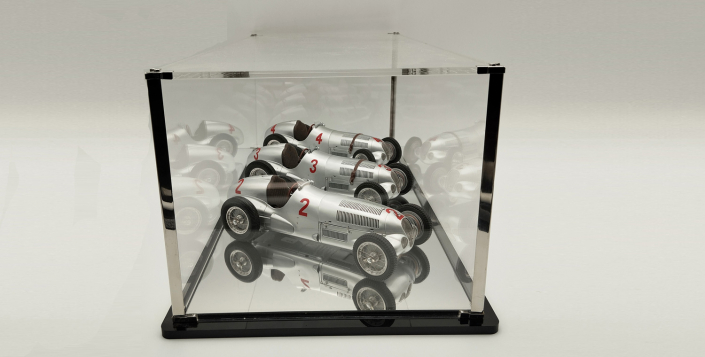BUNDLE CMC Bundle Mercedes-Benz Silver Arrow W125, including showcase ...